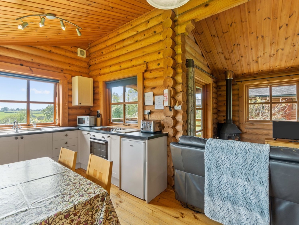 Buttercups, Highampton 2 Bedrooms Sleeps 4 Holiday Lodge UK